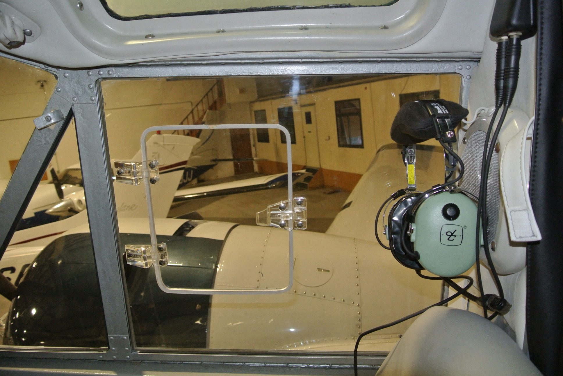 USA Aircraft Brokers | Twin Piston Engine | 1969 Beech H18 "Twin Beech"