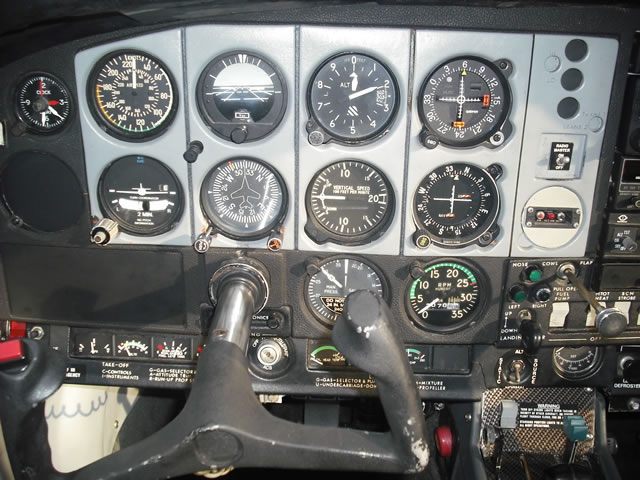 USA Aircraft Brokers | Single Piston Engine | 1972 Rockwell Commander 112